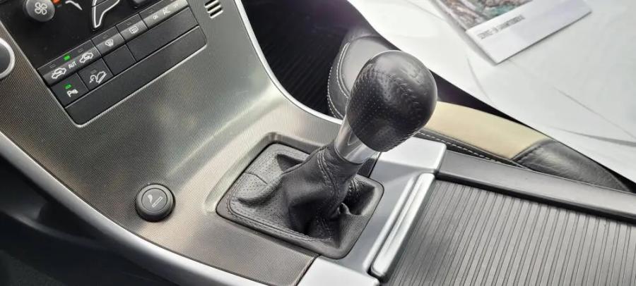 Melns Volvo XC60 2010 Rīga, ar dzinēja tilpumu 2.40 L un nobraukumu 234 tūkst. km par 9990 €, foto 30 vietnē AUTOMOTO.COM.LV