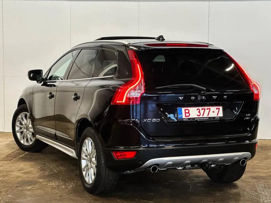 Black Volvo XC60 2010 in Jurmala, with an engine capacity of 2.40 L and mileage of 259 thousand km for 10495 €, photo 8 on AUTOMOTO.COM.LV
