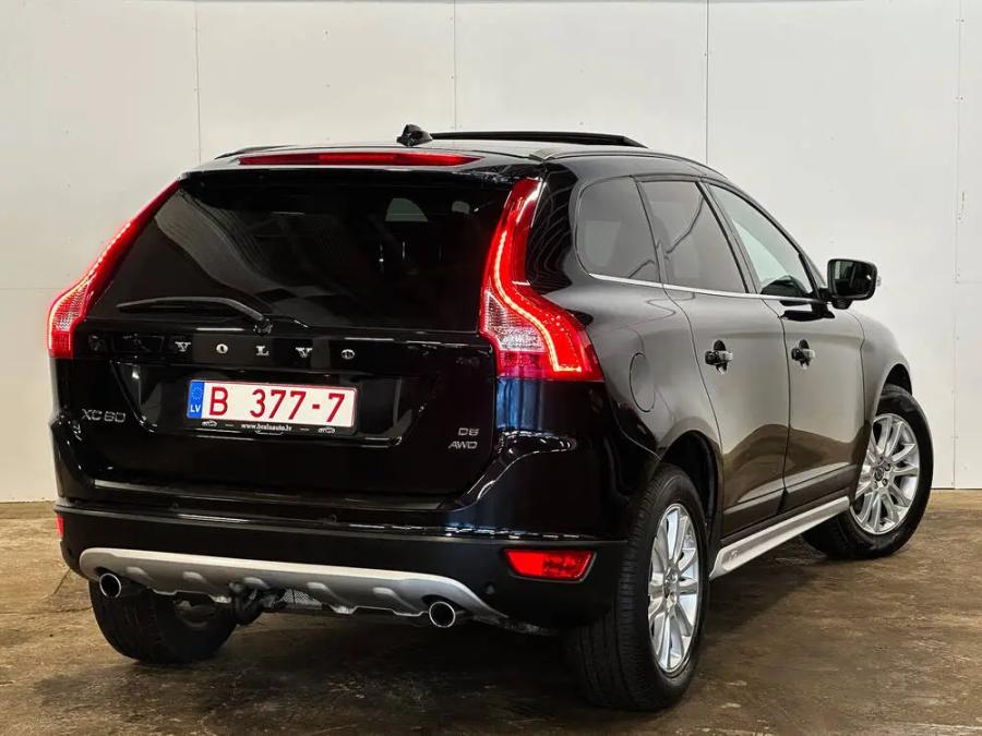 Black Volvo XC60 2010 in Jurmala, with an engine capacity of 2.40 L and mileage of 259 thousand km for 10495 €, photo 11 on AUTOMOTO.COM.LV