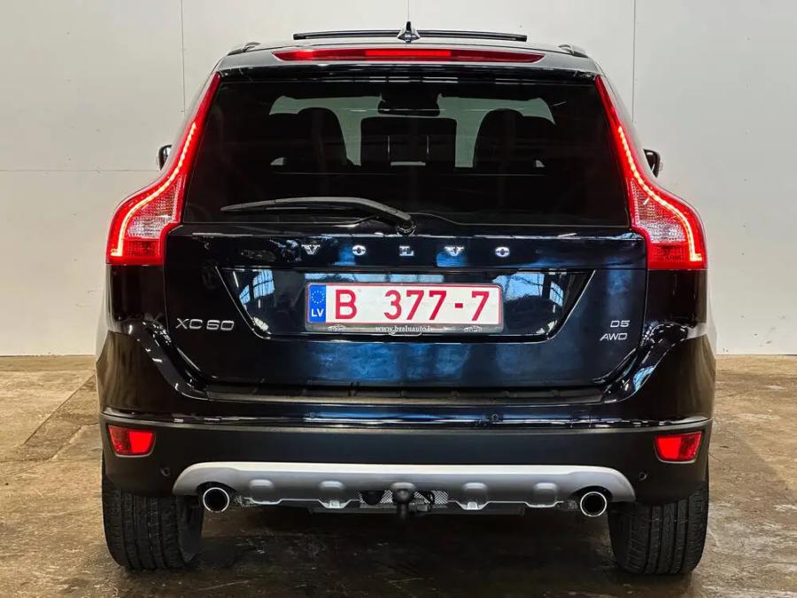 Black Volvo XC60 2010 in Jurmala, with an engine capacity of 2.40 L and mileage of 259 thousand km for 10495 €, photo 14 on AUTOMOTO.COM.LV