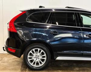 Black Volvo XC60 2010 in Jurmala, with an engine capacity of 2.40 L and mileage of 259 thousand km for 10495 €, photo 16 on AUTOMOTO.COM.LV