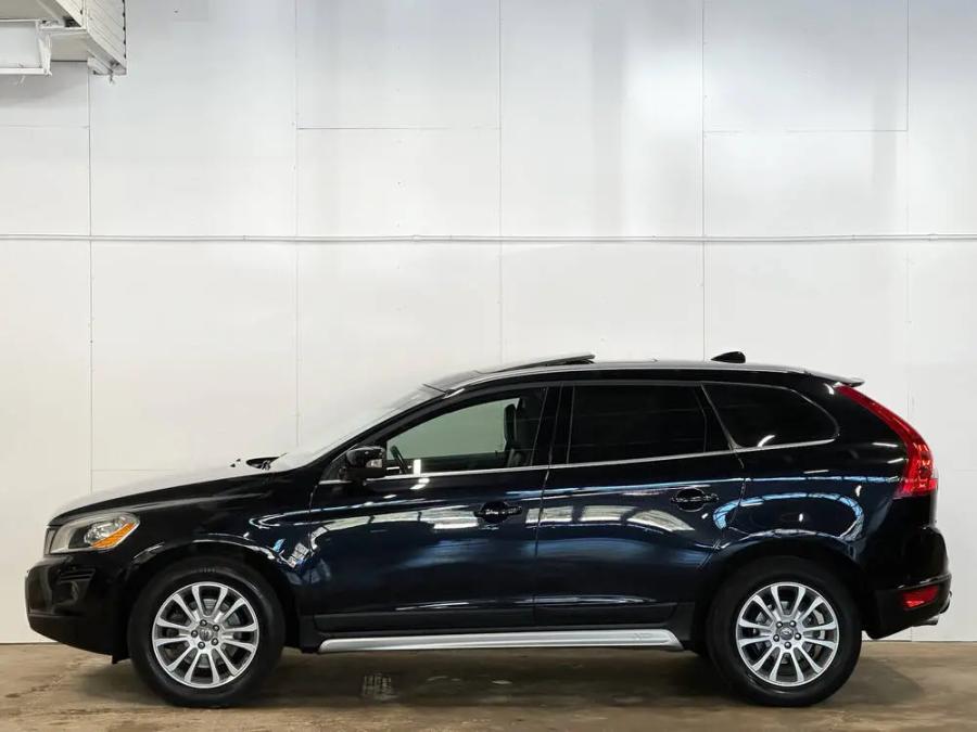 Black Volvo XC60 2010 in Jurmala, with an engine capacity of 2.40 L and mileage of 259 thousand km for 10495 €, photo 18 on AUTOMOTO.COM.LV
