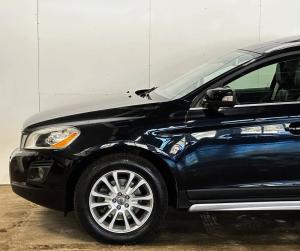 Black Volvo XC60 2010 in Jurmala, with an engine capacity of 2.40 L and mileage of 259 thousand km for 10495 €, photo 19 on AUTOMOTO.COM.LV