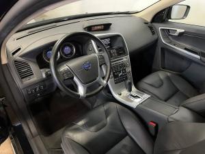 Black Volvo XC60 2010 in Jurmala, with an engine capacity of 2.40 L and mileage of 259 thousand km for 10495 €, photo 22 on AUTOMOTO.COM.LV