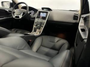 Black Volvo XC60 2010 in Jurmala, with an engine capacity of 2.40 L and mileage of 259 thousand km for 10495 €, photo 27 on AUTOMOTO.COM.LV