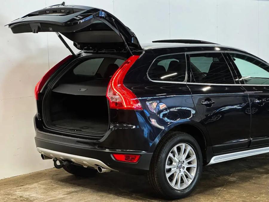 Black Volvo XC60 2010 in Jurmala, with an engine capacity of 2.40 L and mileage of 259 thousand km for 10495 €, photo 48 on AUTOMOTO.COM.LV