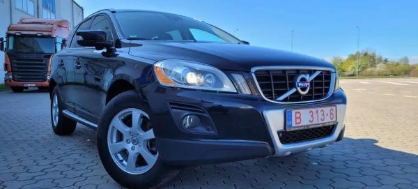 Melns Volvo XC60 2010 Rīga, ar dzinēja tilpumu 2.40 L un nobraukumu 289 tūkst. km par 9900 €, foto 1 vietnē AUTOMOTO.COM.LV