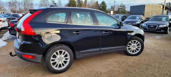 Melns Volvo XC60 2010 Rīga, ar dzinēja tilpumu 2.40 L un nobraukumu 241 tūkst. km par 10500 €, foto 4 vietnē AUTOMOTO.COM.LV