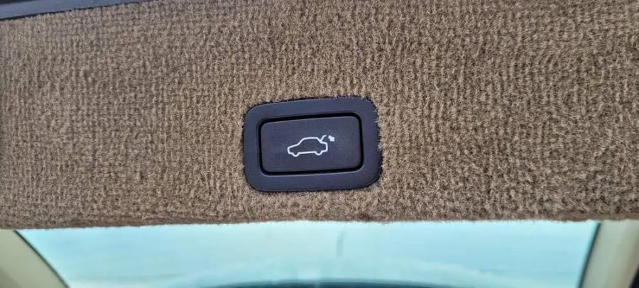 Melns Volvo XC60 2010 Rīga, ar dzinēja tilpumu 2.40 L un nobraukumu 241 tūkst. km par 10500 €, foto 18 vietnē AUTOMOTO.COM.LV