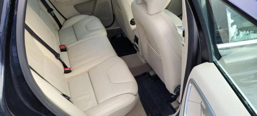 Melns Volvo XC60 2010 Rīga, ar dzinēja tilpumu 2.40 L un nobraukumu 241 tūkst. km par 10500 €, foto 23 vietnē AUTOMOTO.COM.LV