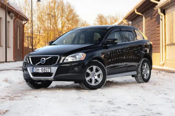 Melns Volvo XC60 2010 Jelgava, ar dzinēja tilpumu 2.40 L un nobraukumu 315 tūkst. km par 7900 €, foto 1 vietnē AUTOMOTO.COM.LV