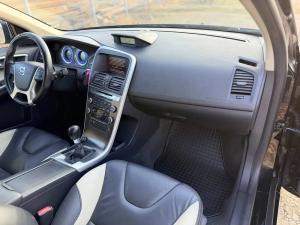 Black Volvo XC60 2010 in Riga, with an engine capacity of 2.40 L and mileage of 243 thousand km for 9995 €, photo 19 on AUTOMOTO.COM.LV