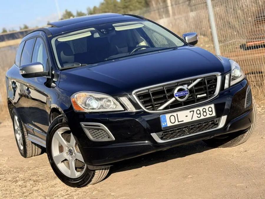 Black Volvo XC60 2010 in Riga, with an engine capacity of 2.40 L and mileage of 243 thousand km for 9995 €, photo 23 on AUTOMOTO.COM.LV