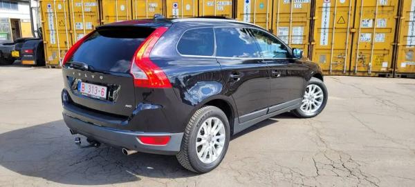 Melns Volvo XC60 2010 Rīga, ar dzinēja tilpumu 2.40 L un nobraukumu 310 tūkst. km par 9900 €, foto 9 vietnē AUTOMOTO.COM.LV