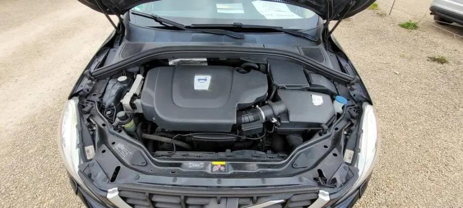 Melns Volvo XC60 2010 Rīga, ar dzinēja tilpumu 2.40 L un nobraukumu 310 tūkst. km par 9900 €, foto 11 vietnē AUTOMOTO.COM.LV