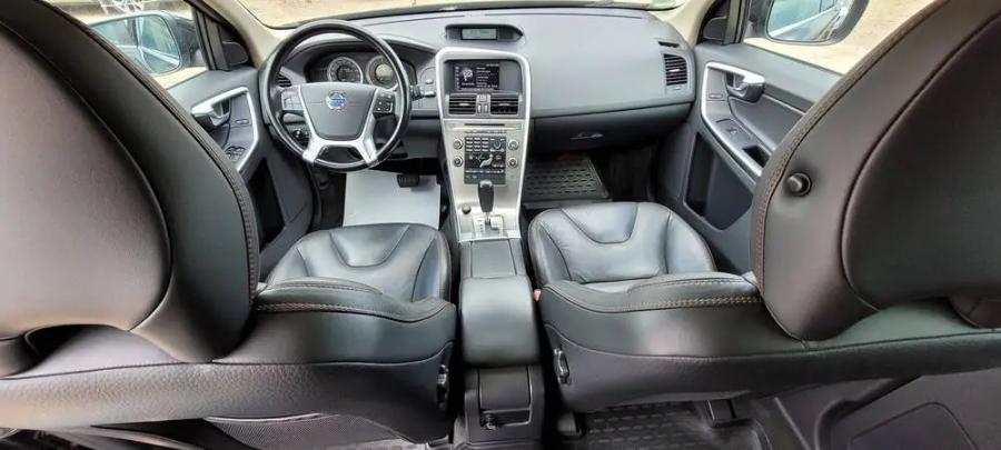 Melns Volvo XC60 2010 Rīga, ar dzinēja tilpumu 2.40 L un nobraukumu 310 tūkst. km par 9900 €, foto 13 vietnē AUTOMOTO.COM.LV