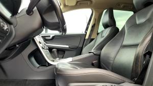 Melns Volvo XC60 2010 Rīga, ar dzinēja tilpumu 2.40 L un nobraukumu 310 tūkst. km par 9900 €, foto 15 vietnē AUTOMOTO.COM.LV