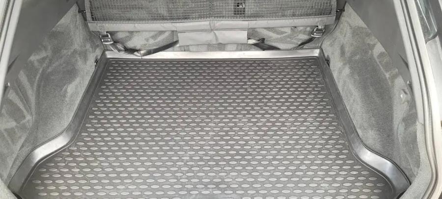 Melns Volvo XC60 2010 Rīga, ar dzinēja tilpumu 2.40 L un nobraukumu 310 tūkst. km par 9900 €, foto 19 vietnē AUTOMOTO.COM.LV