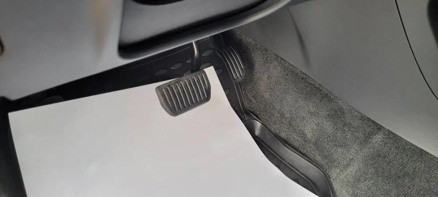 Melns Volvo XC60 2010 Rīga, ar dzinēja tilpumu 2.40 L un nobraukumu 310 tūkst. km par 9900 €, foto 25 vietnē AUTOMOTO.COM.LV