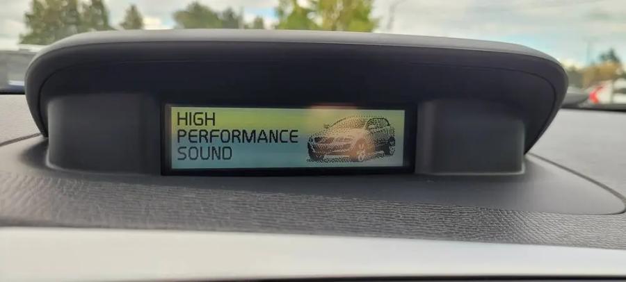 Melns Volvo XC60 2010 Rīga, ar dzinēja tilpumu 2.40 L un nobraukumu 310 tūkst. km par 9900 €, foto 29 vietnē AUTOMOTO.COM.LV