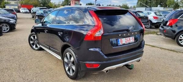 Melns Volvo XC60 2010 Rīga, ar dzinēja tilpumu 2.40 L un nobraukumu 235 tūkst. km par 10500 €, foto 4 vietnē AUTOMOTO.COM.LV