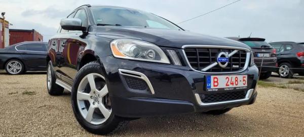Black Volvo XC60 2010 in Riga, with an engine capacity of 2.40 L and mileage of 233 thousand km for 10500 €, photo 8 on AUTOMOTO.COM.LV