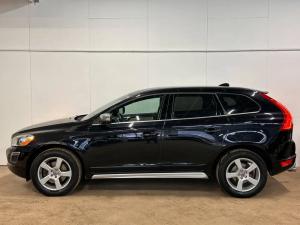 Black Volvo XC60 2010 in Jurmala, with an engine capacity of 2.40 L and mileage of 331 thousand km for 9850 €, photo 5 on AUTOMOTO.COM.LV