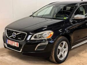 Black Volvo XC60 2010 in Jurmala, with an engine capacity of 2.40 L and mileage of 331 thousand km for 9850 €, photo 6 on AUTOMOTO.COM.LV