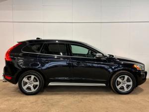 Black Volvo XC60 2010 in Jurmala, with an engine capacity of 2.40 L and mileage of 331 thousand km for 9850 €, photo 8 on AUTOMOTO.COM.LV