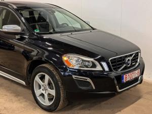 Black Volvo XC60 2010 in Jurmala, with an engine capacity of 2.40 L and mileage of 331 thousand km for 9850 €, photo 9 on AUTOMOTO.COM.LV