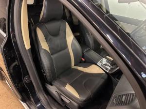 Black Volvo XC60 2010 in Jurmala, with an engine capacity of 2.40 L and mileage of 331 thousand km for 9850 €, photo 19 on AUTOMOTO.COM.LV