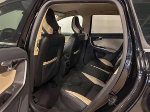 Black Volvo XC60 2010 in Jurmala, with an engine capacity of 2.40 L and mileage of 331 thousand km for 9850 €, photo 20 on AUTOMOTO.COM.LV