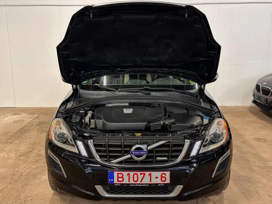 Black Volvo XC60 2010 in Jurmala, with an engine capacity of 2.40 L and mileage of 331 thousand km for 9850 €, photo 35 on AUTOMOTO.COM.LV
