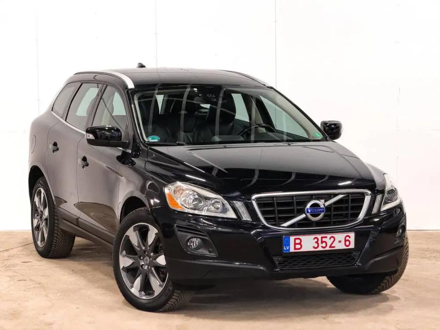 Black Volvo XC60 2010 in Jurmala, with an engine capacity of 2.40 L and mileage of 287 thousand km for 9450 €, photo 4 on AUTOMOTO.COM.LV