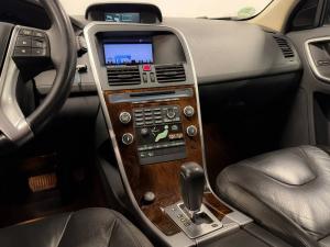 Black Volvo XC60 2010 in Jurmala, with an engine capacity of 2.40 L and mileage of 287 thousand km for 9450 €, photo 28 on AUTOMOTO.COM.LV