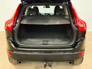 Black Volvo XC60 2010 in Jurmala, with an engine capacity of 2.40 L and mileage of 287 thousand km for 9450 €, photo 33 on AUTOMOTO.COM.LV