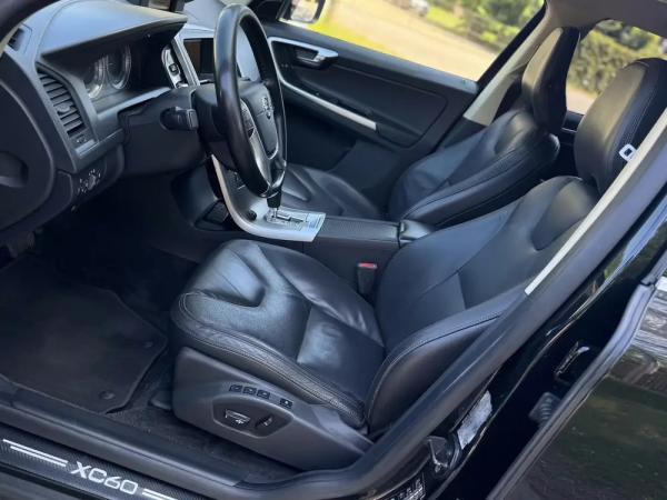 Melns Volvo XC60 2010 Jūrmala, ar dzinēja tilpumu 2.40 L un nobraukumu 349 tūkst. km par 7850 €, foto 7 vietnē AUTOMOTO.COM.LV