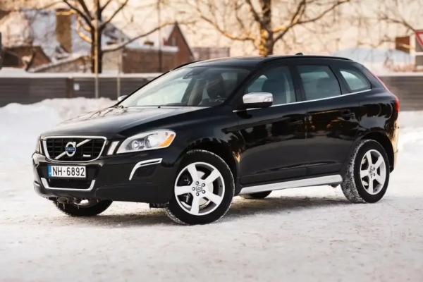 Melns Volvo XC60 2010 Jelgava, ar dzinēja tilpumu 2.40 L un nobraukumu 245 tūkst. km par 11700 €, foto 1 vietnē AUTOMOTO.COM.LV
