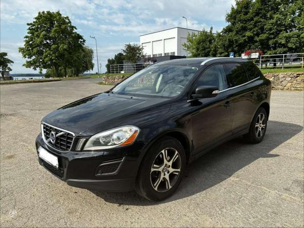 Black Volvo XC60 2010 in Elektrenai, with an engine capacity of 2.40 L and mileage of 298 thousand km for 7800 €, photo 1 on AUTOMOTO.COM.LV