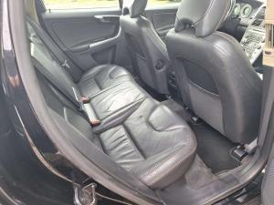 Black Volvo XC60 2010 in Marijampole, with an engine capacity of 1.98 L and mileage of 298 thousand km for 7300 €, photo 17 on AUTOMOTO.COM.LV