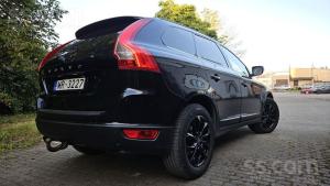 Melns Volvo XC60 2010 Rīga, ar dzinēja tilpumu 2.40 L un nobraukumu 300 tūkst. km par 7300 €, foto 5 vietnē AUTOMOTO.COM.LV