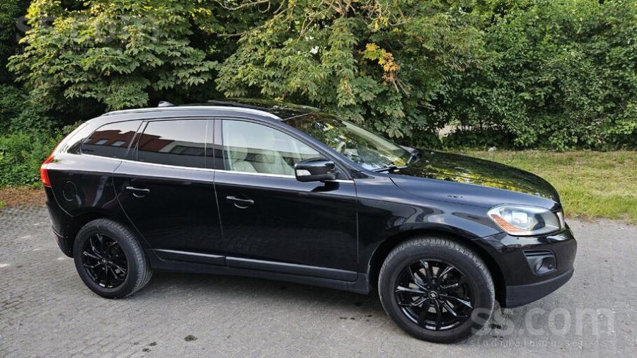 Melns Volvo XC60 2010 Rīga, ar dzinēja tilpumu 2.40 L un nobraukumu 300 tūkst. km par 7300 €, foto 7 vietnē AUTOMOTO.COM.LV