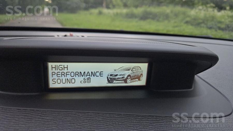 Melns Volvo XC60 2010 Rīga, ar dzinēja tilpumu 2.40 L un nobraukumu 300 tūkst. km par 7300 €, foto 20 vietnē AUTOMOTO.COM.LV