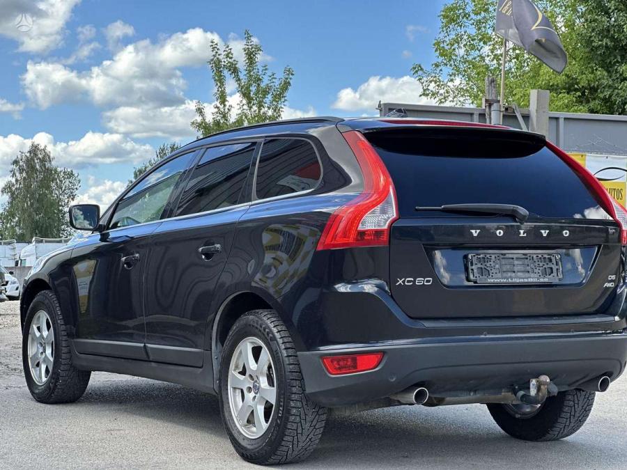 Melns Volvo XC60 2010 Šauļi, ar dzinēja tilpumu 2.40 L un nobraukumu 349 tūkst. km par 5650 €, foto 10 vietnē AUTOMOTO.COM.LV
