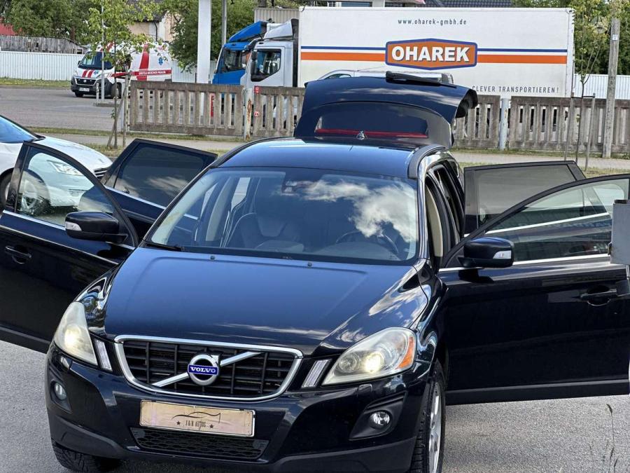 Melns Volvo XC60 2010 Šauļi, ar dzinēja tilpumu 2.40 L un nobraukumu 349 tūkst. km par 5650 €, foto 14 vietnē AUTOMOTO.COM.LV
