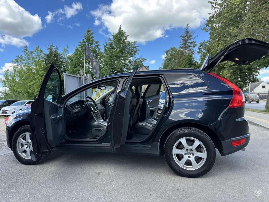 Melns Volvo XC60 2010 Šauļi, ar dzinēja tilpumu 2.40 L un nobraukumu 349 tūkst. km par 5650 €, foto 16 vietnē AUTOMOTO.COM.LV