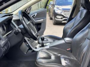 Melns Volvo XC60 2010 Šauļi, ar dzinēja tilpumu 2.40 L un nobraukumu 349 tūkst. km par 5650 €, foto 17 vietnē AUTOMOTO.COM.LV