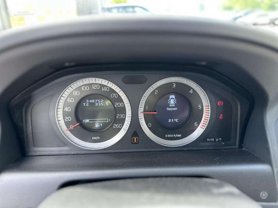 Melns Volvo XC60 2010 Šauļi, ar dzinēja tilpumu 2.40 L un nobraukumu 349 tūkst. km par 5650 €, foto 21 vietnē AUTOMOTO.COM.LV