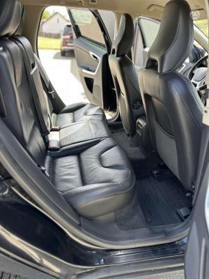 Melns Volvo XC60 2010 Šauļi, ar dzinēja tilpumu 2.40 L un nobraukumu 349 tūkst. km par 5650 €, foto 25 vietnē AUTOMOTO.COM.LV