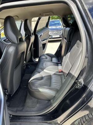 Melns Volvo XC60 2010 Šauļi, ar dzinēja tilpumu 2.40 L un nobraukumu 349 tūkst. km par 5650 €, foto 26 vietnē AUTOMOTO.COM.LV